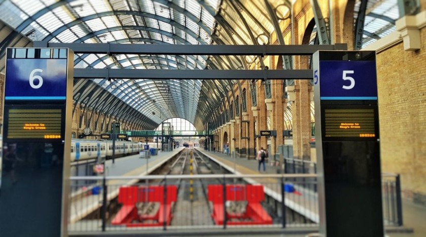 Using King's Cross station in London | ShowMeTheJourney