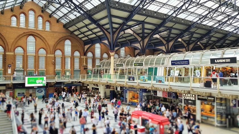 Using Liverpool Street station in London | ShowMeTheJourney