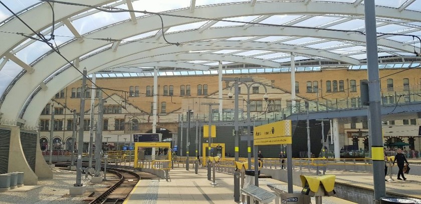 Using Victoria station in Manchester | ShowMeTheJourney