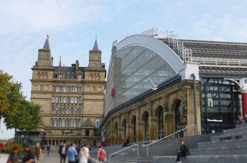 Using the main railway station in Liverpool | ShowMeTheJourney
