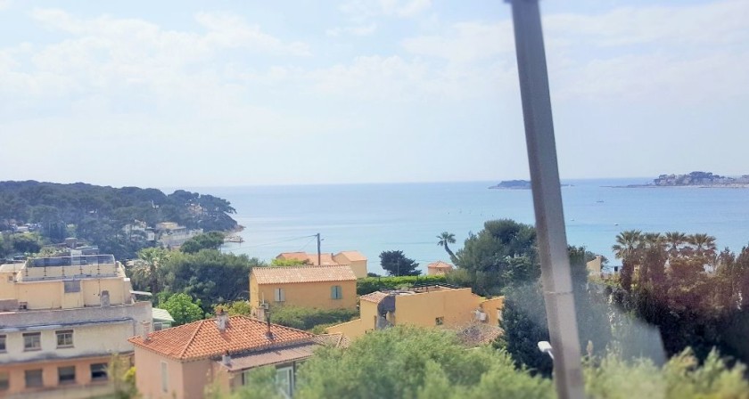 How to take the train journey from Paris to Toulon | ShowMeTheJourney