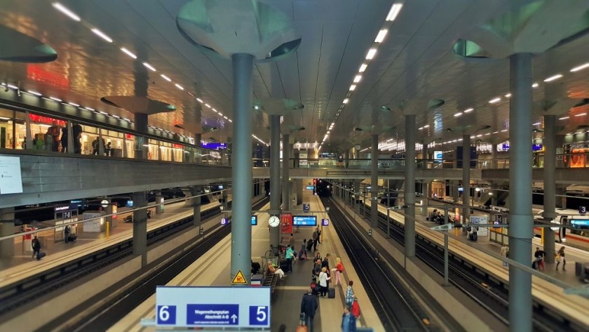 How to use the main railway station in Zurich | ShowMeTheJourney