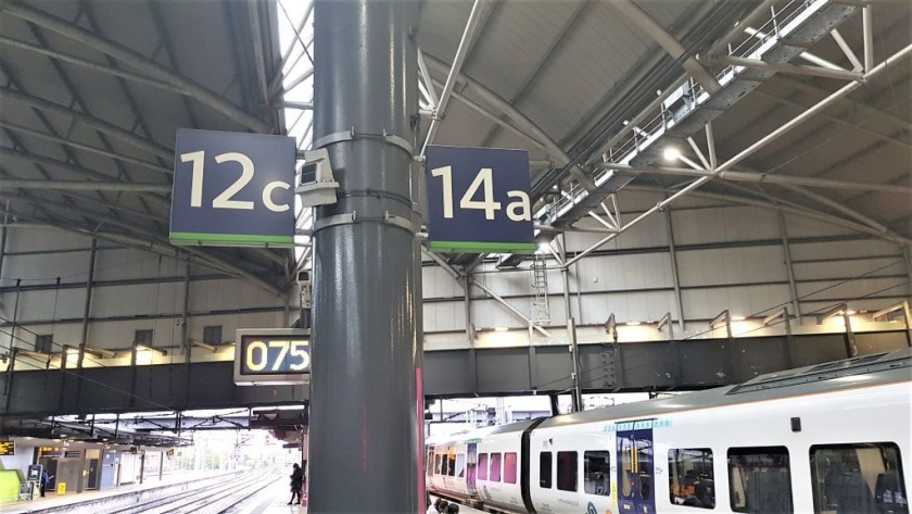 Using the central railway station in Leeds | ShowMeTheJourney