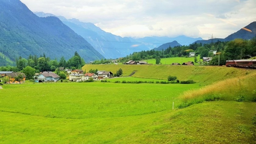 How to travel by train in Austria | ShowMeTheJourney