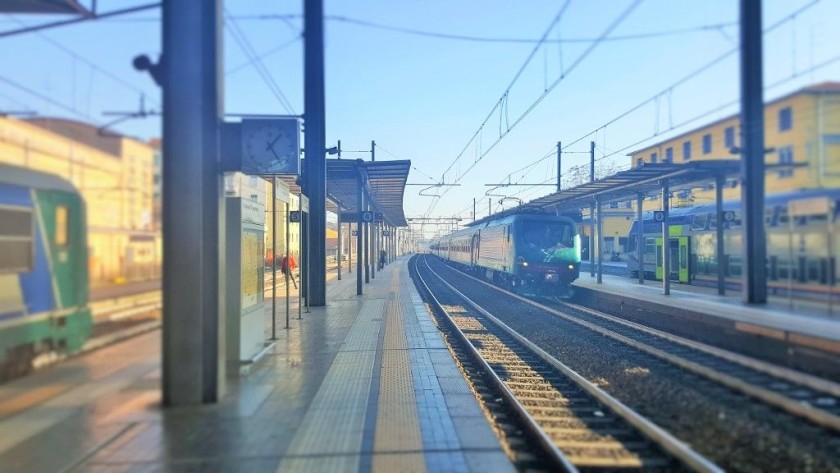 Using the railway station in Modena | ShowMeTheJourney