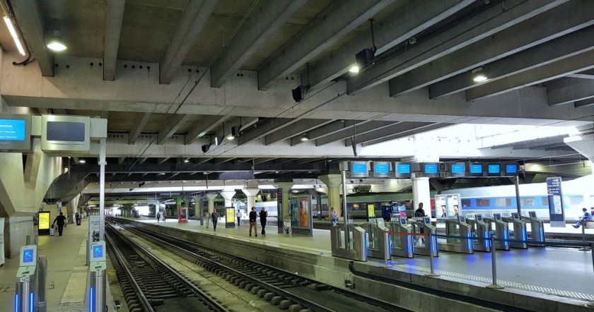 How to use Paris Montparnasse railway station | ShowMeTheJourney