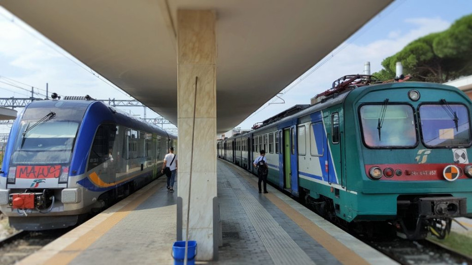 Travelling on the local trains in Italy | ShowMeTheJourney