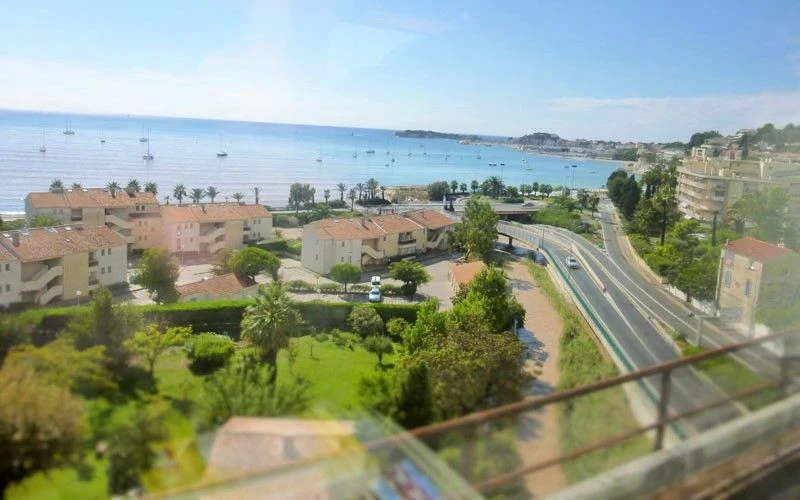 How to take the train journey from Paris to Toulon | ShowMeTheJourney