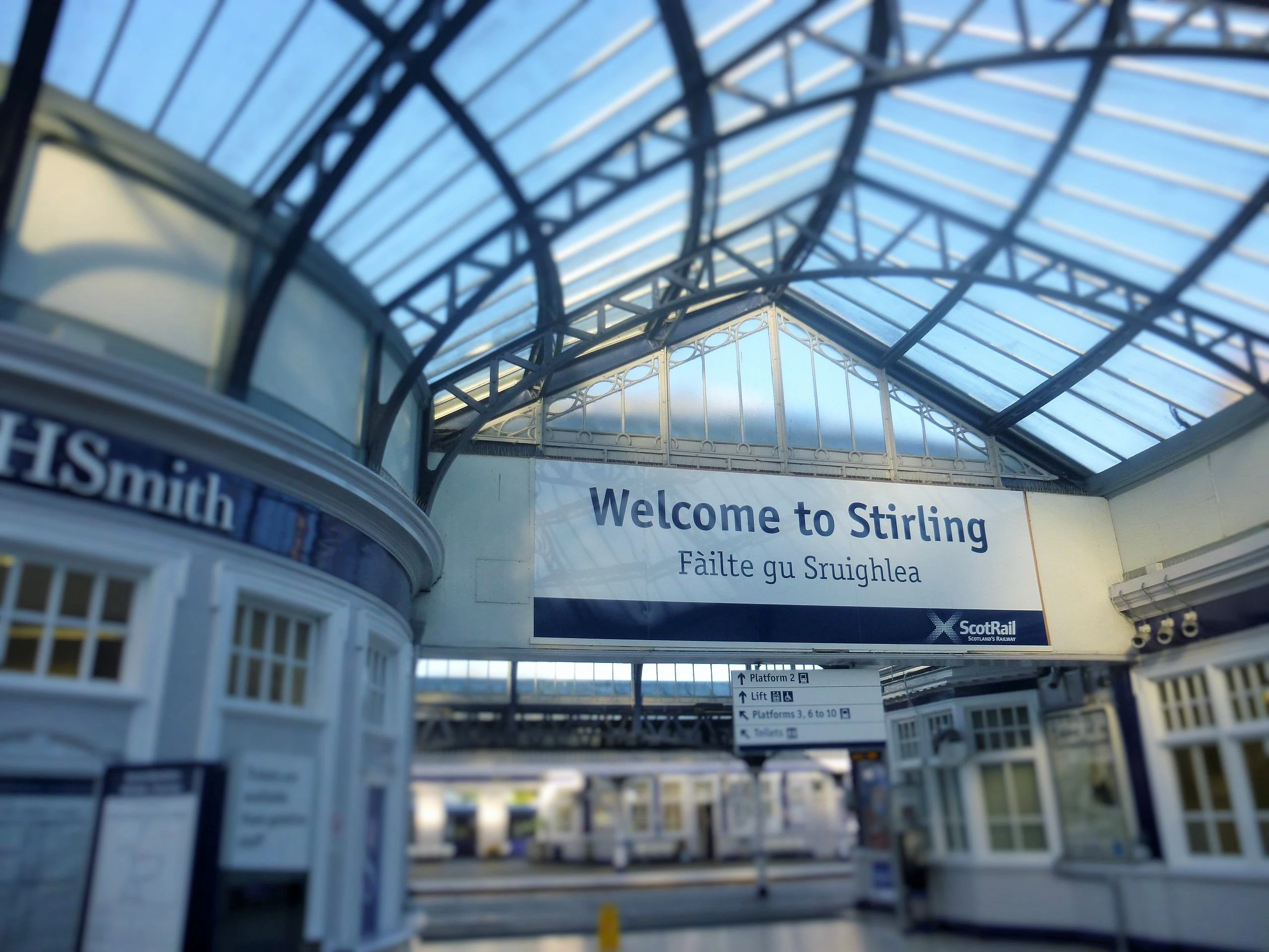 Glasgow to Stirling by train | ShowMeTheJourney