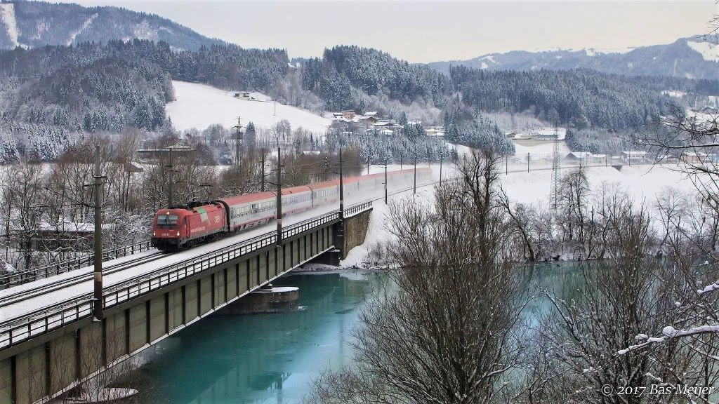How to take the train to Austrian ski resorts | ShowMeTheJourney
